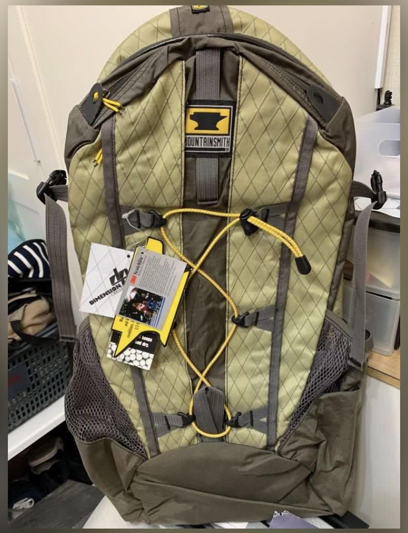 MOUNTAINSMITH WRAITH BAG 行山袋 背囊, 男裝, 袋, 背包 - Carousell