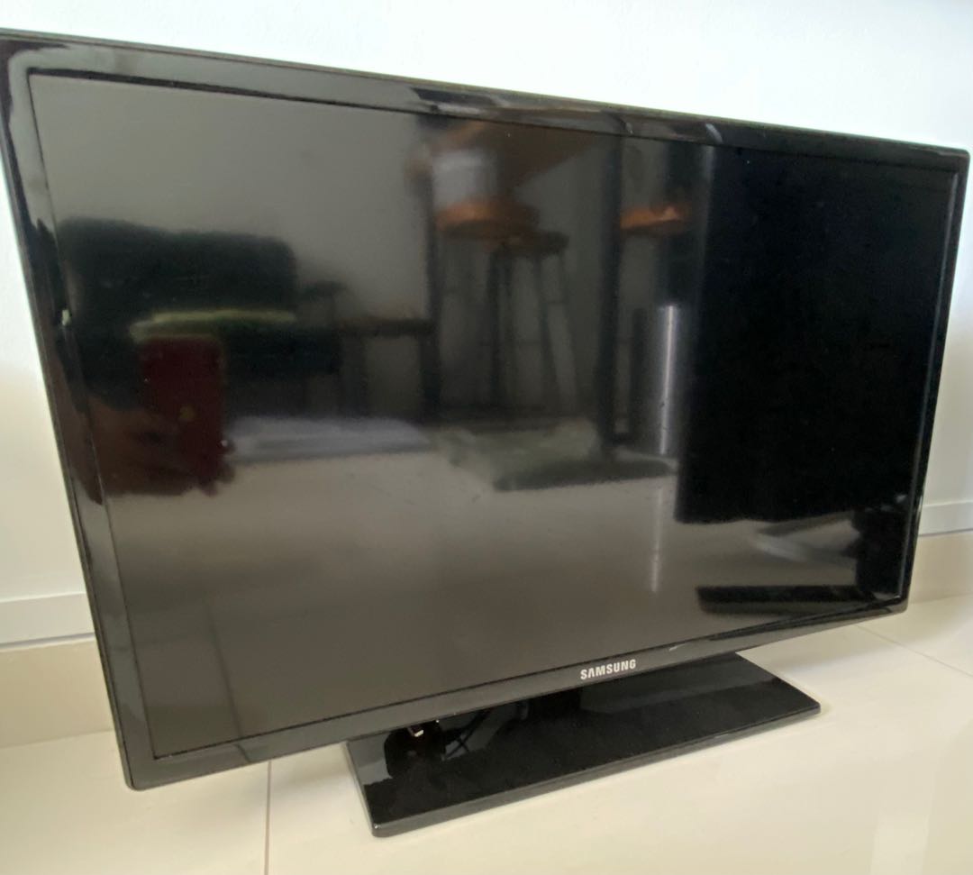 Samsung 26” LED TV, TV & Home Appliances, TV & Entertainment, TV on ...