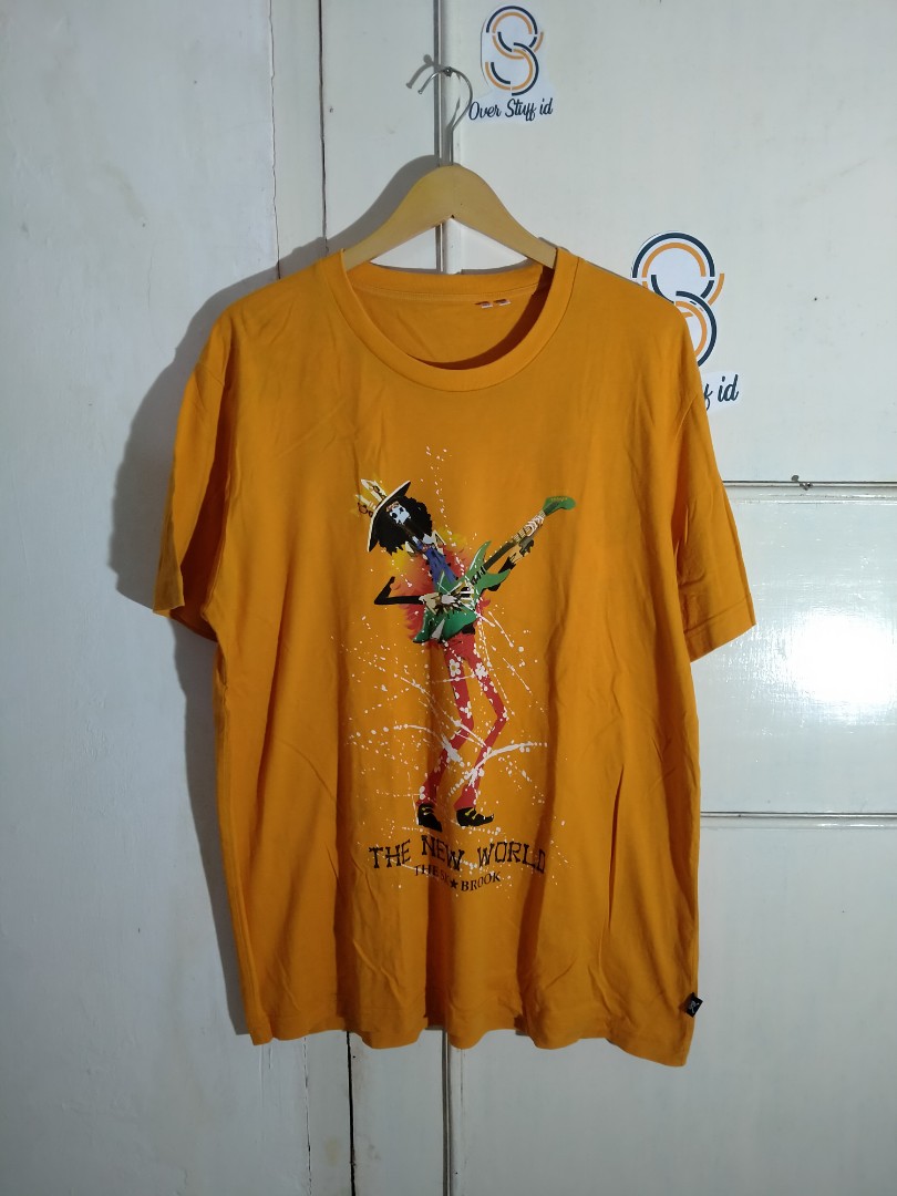 Uniqlo x One Piece - Kaos Second One Piece Uniqlo, Fesyen Pria, Pakaian ...