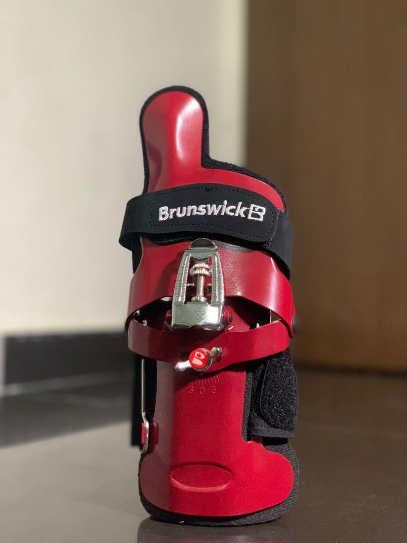 M size brunswick wrist guard (right hand), Sports Equipment, Sports ...