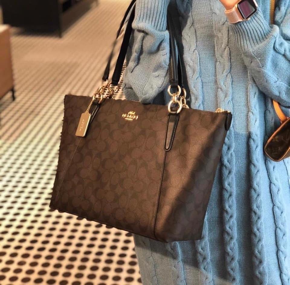 Coach Ava Tote in Signature Canvas, Women's Fashion, Bags & Wallets ...