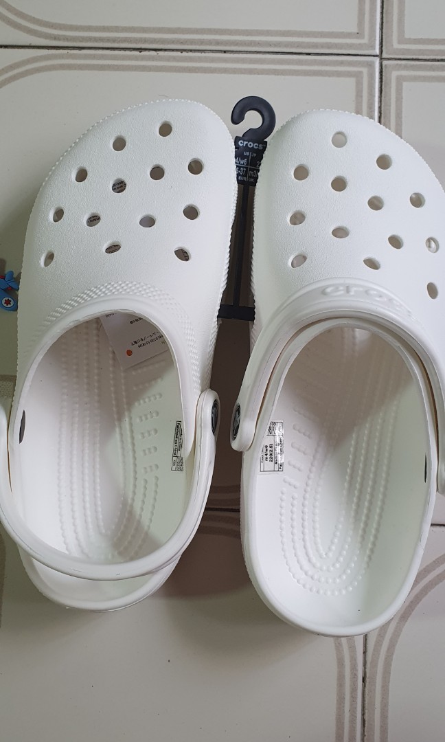 CROCS footwear with gibitz, Men's Fashion, Footwear, Flipflops and ...