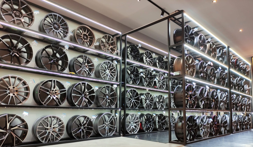 Best Collection of New Rims wheels Tyres, Car Accessories, Tyres & Rims ...