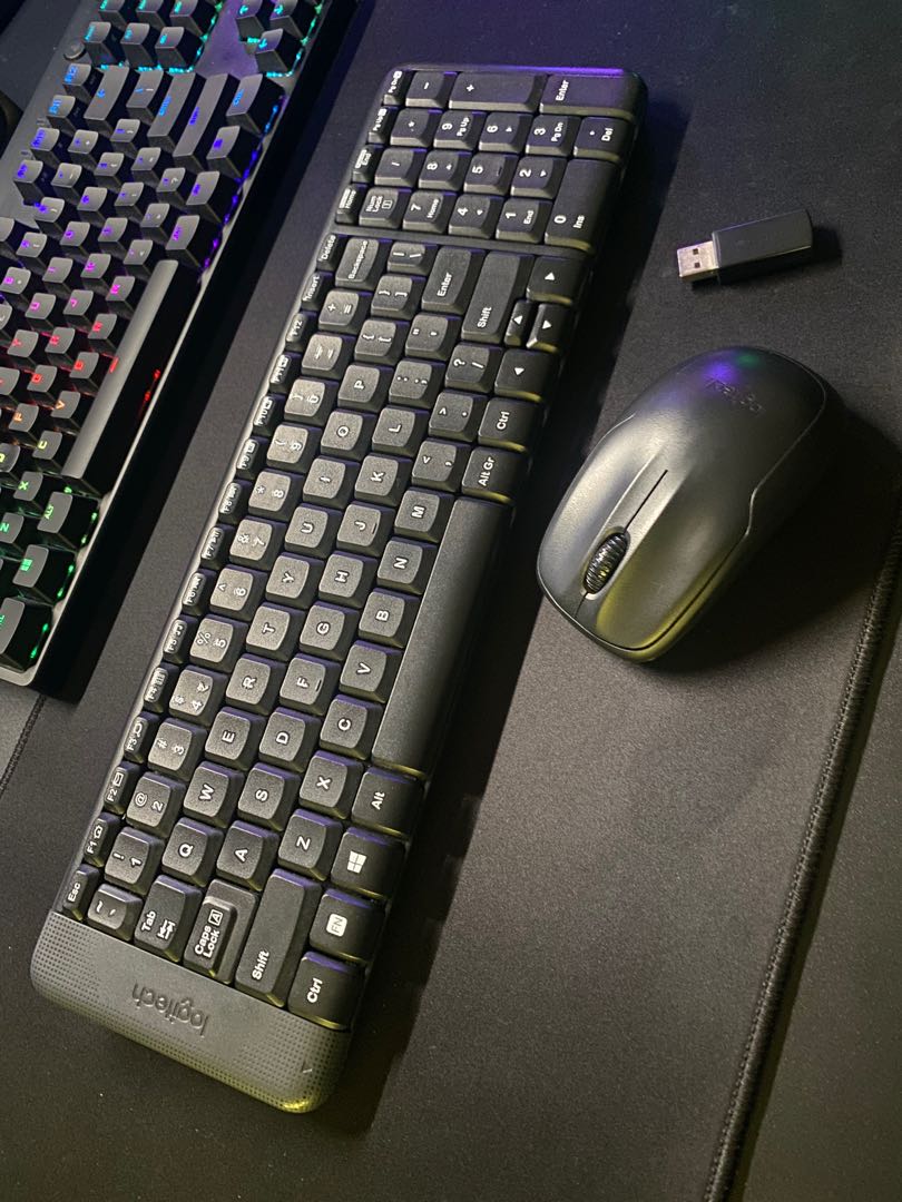 Logitech K220 Keyboard And Mouse Computers And Tech Parts And Accessories Computer Keyboard On