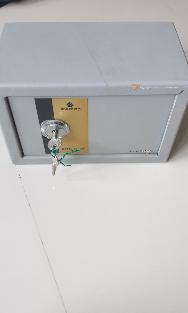 Vintage 1990s safe box to keep your precious items., TV & Home ...