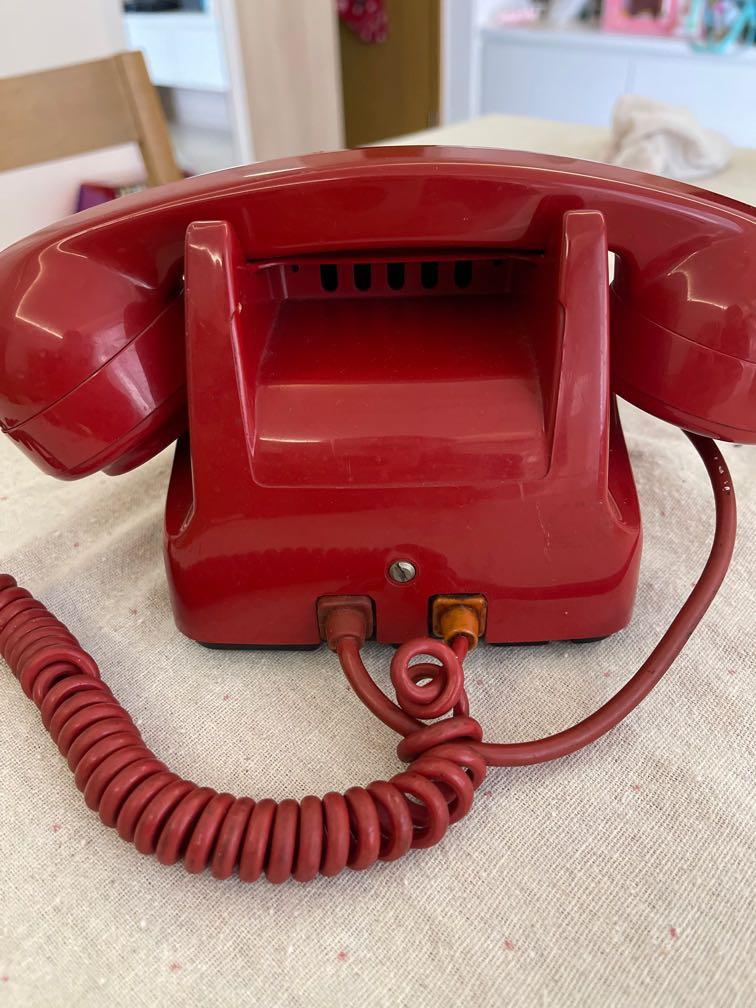 Antique Telephone (Red), Hobbies & Toys, Memorabilia & Collectibles ...