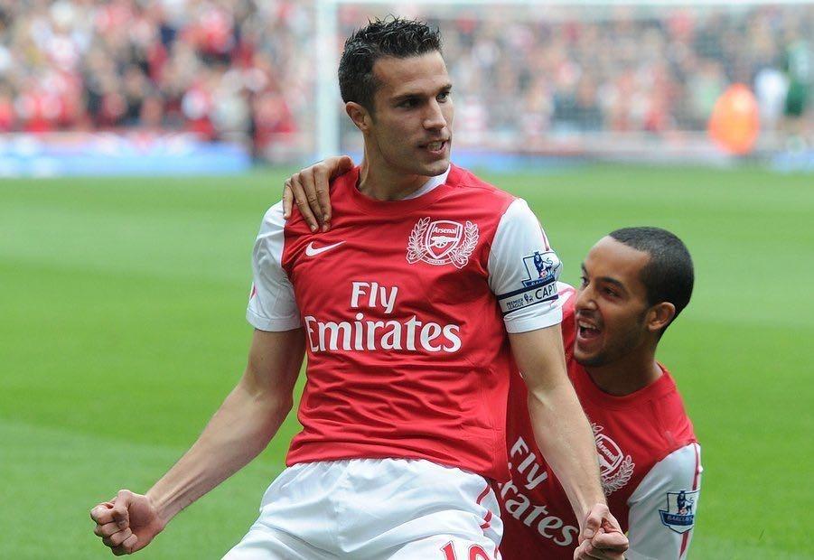 Arsenal 11/12 Home Kit, Men's Fashion, Activewear on Carousell