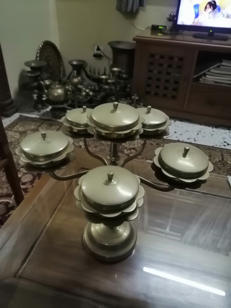 Bekas Bunga Rampai, Furniture & Home Living, Home Decor, Vases ...