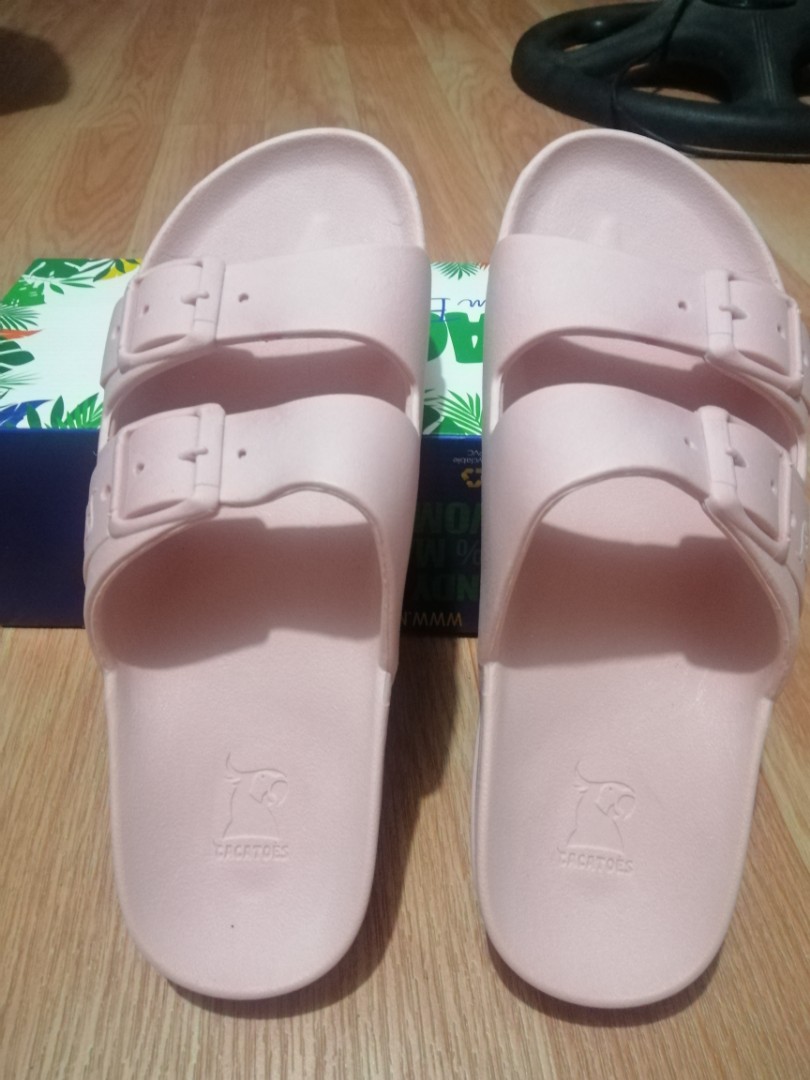 Cacatoes poudre, Women's Fashion, Footwear, Sandals on Carousell