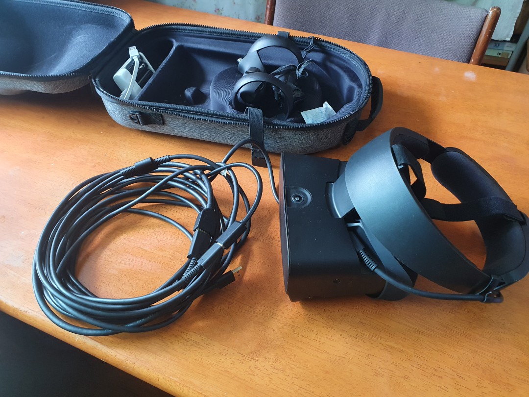 Oculus Rift S with Accessories, Video Gaming, Gaming Accessories ...