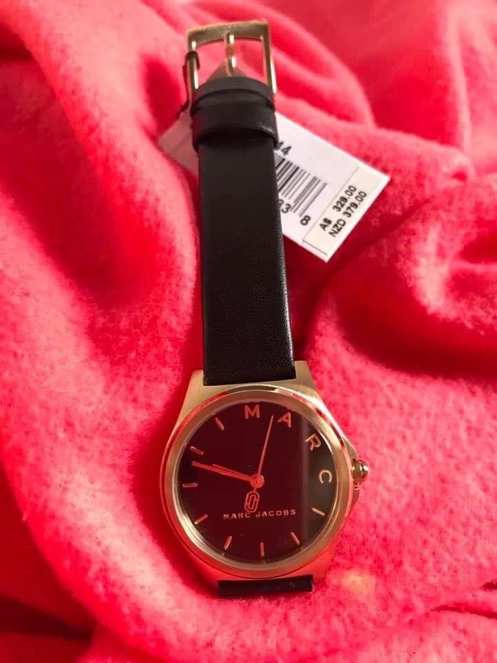 Original and authentic Marc Jacobs leather black watch, Women's Fashion ...