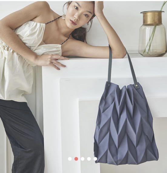 Pavi studio W Pleat Bag, Women's Fashion, Bags & Wallets, Shoulder Bags ...