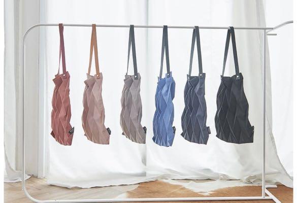 Pavi studio W Pleat Bag, Women's Fashion, Bags & Wallets, Shoulder Bags ...