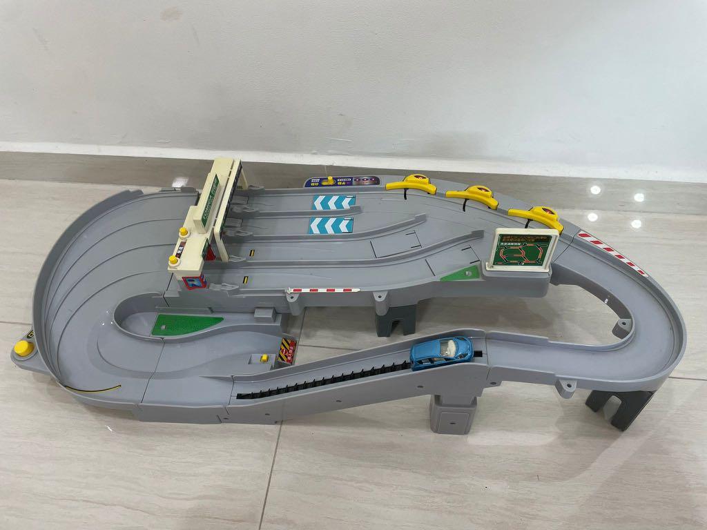 Takara Tomy Tomica toll gate 1/64 free Nissan Leaf, Hobbies & Toys ...