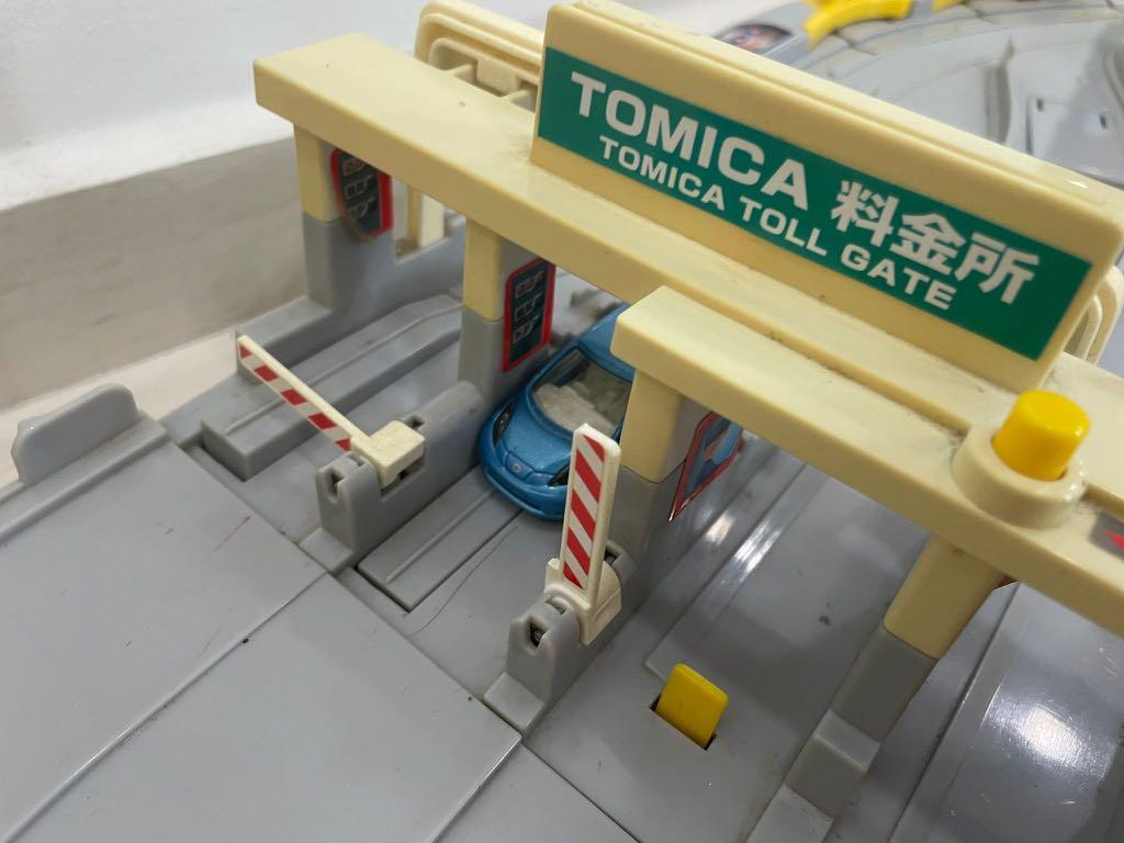 Takara Tomy Tomica toll gate 1/64 free Nissan Leaf, Hobbies & Toys ...