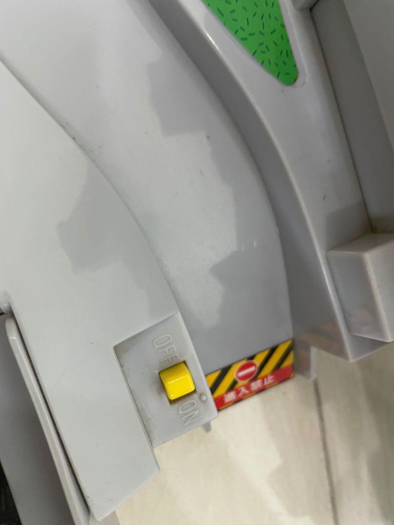 Takara Tomy Tomica toll gate 1/64 free Nissan Leaf, Hobbies & Toys ...