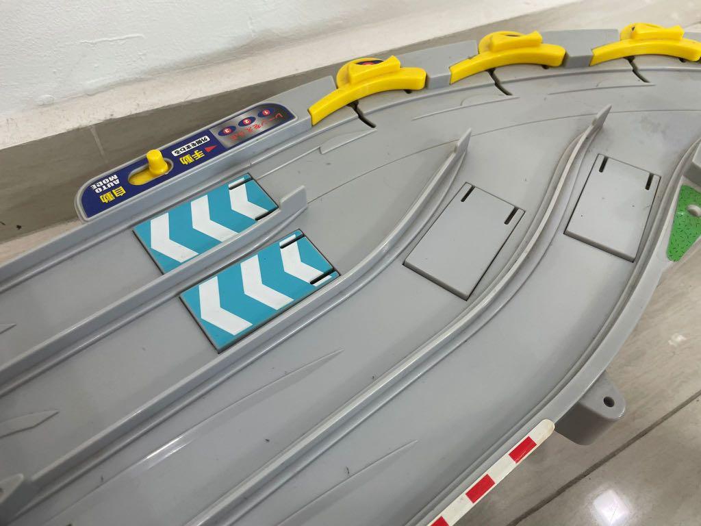 Takara Tomy Tomica toll gate 1/64 free Nissan Leaf, Hobbies & Toys ...