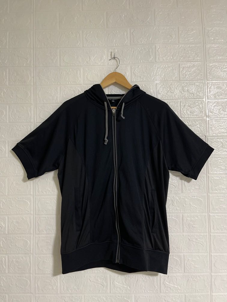 Uniqlo Training/Cycling Wear, Men's Fashion, Activewear on Carousell