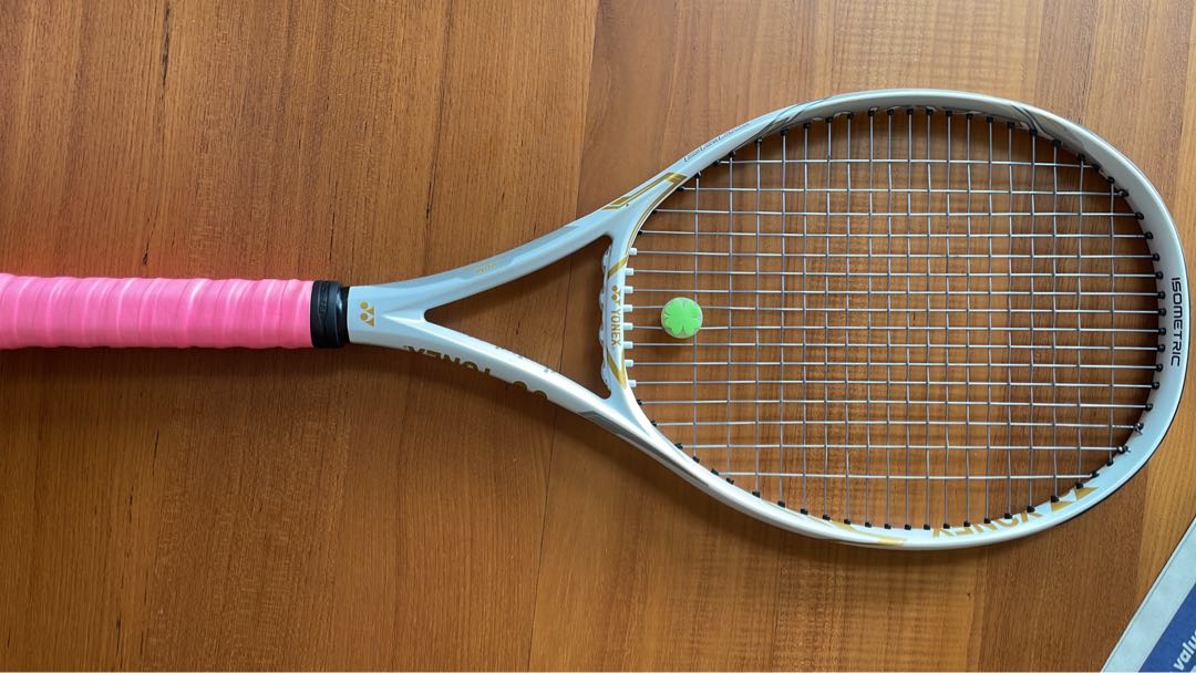 Yonex Ezone Naomi Osaka, Sports Equipment, Sports & Games, Racket ...