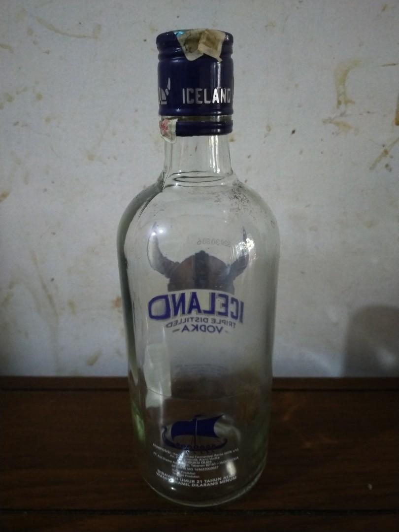 Botol Bekas Unik Iceland Triple Distilled Vodka, Antik, Pajangan di ...
