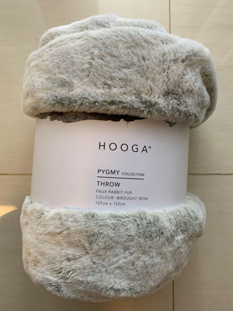 HOOGA PYGMY THROW, Furniture & Home Living, Home Decor, Cushions ...