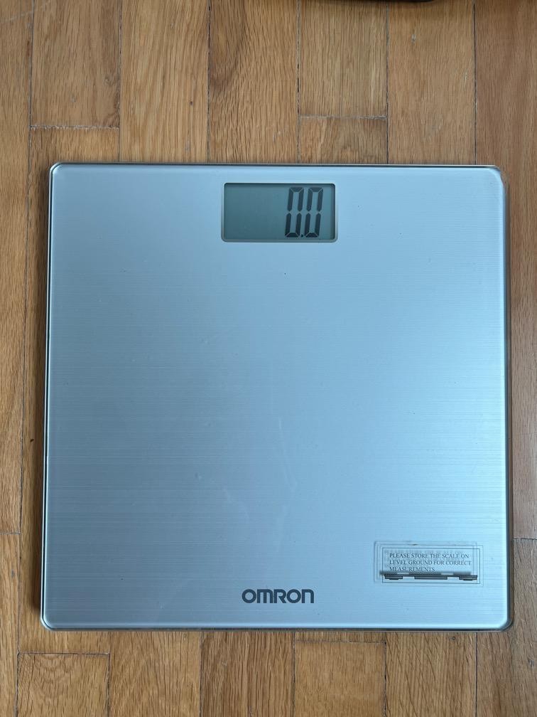 Omron digital weighing scale, Health & Nutrition, Health Monitors ...