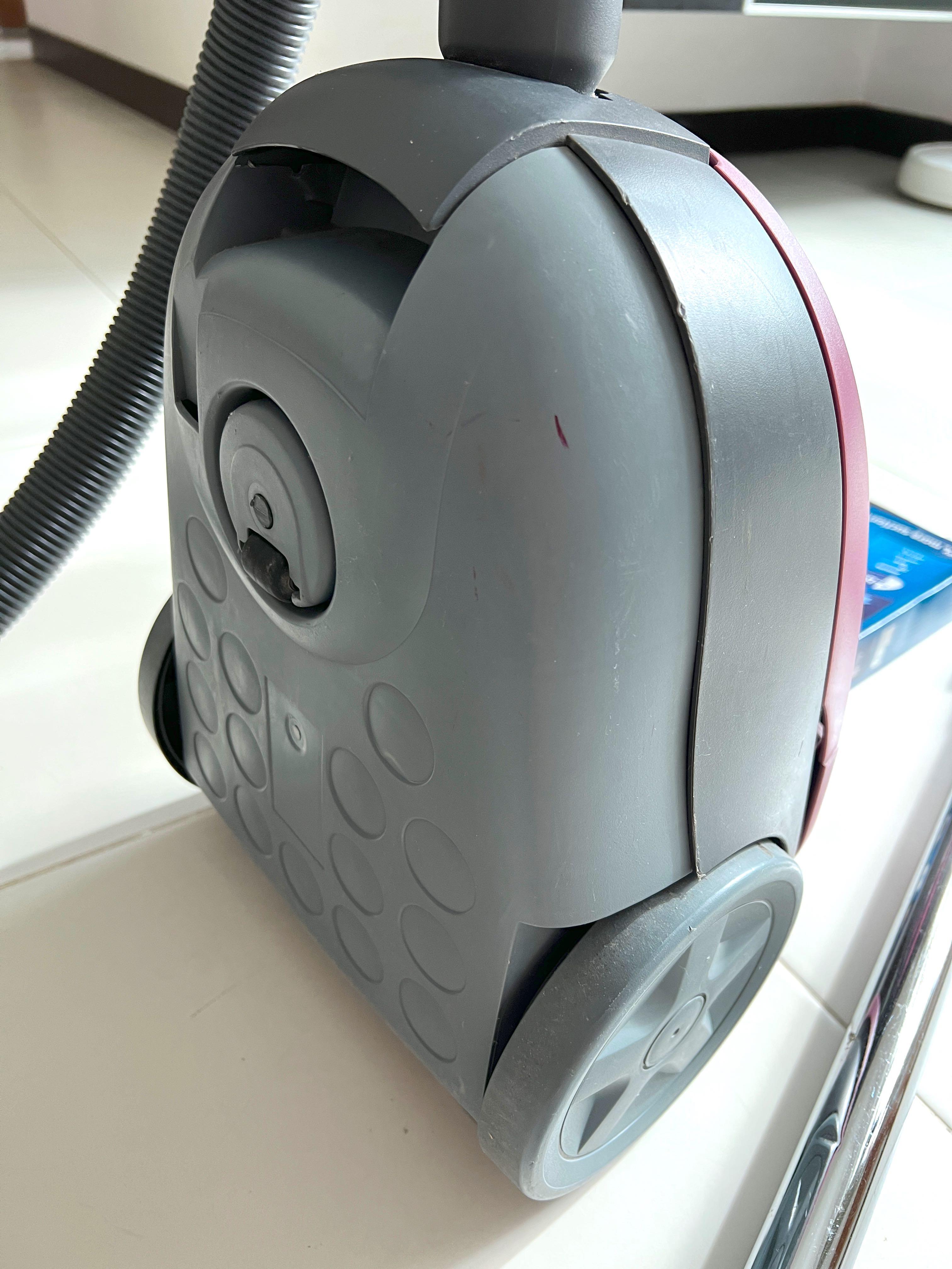 Philips Impact excel vacuum cleaner with 2 new S Bag FC8021/03, TV ...