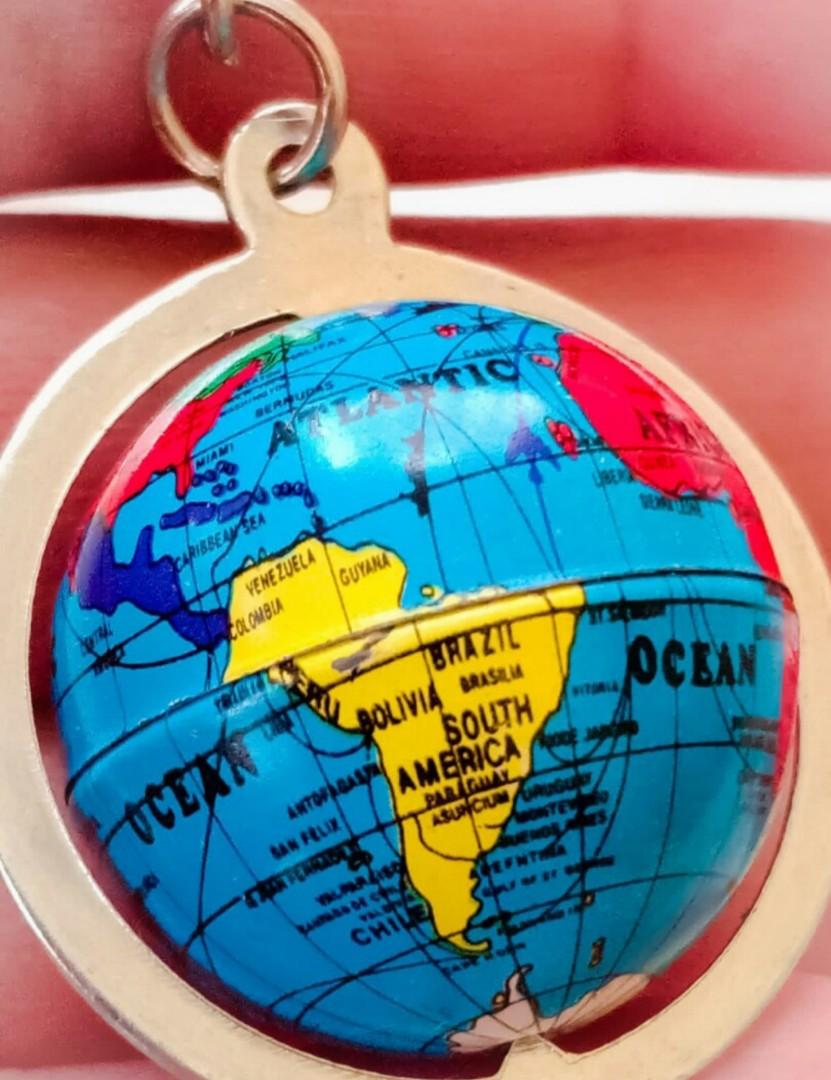 World Globe Keychain (2), Hobbies & Toys, Memorabilia & Collectibles ...