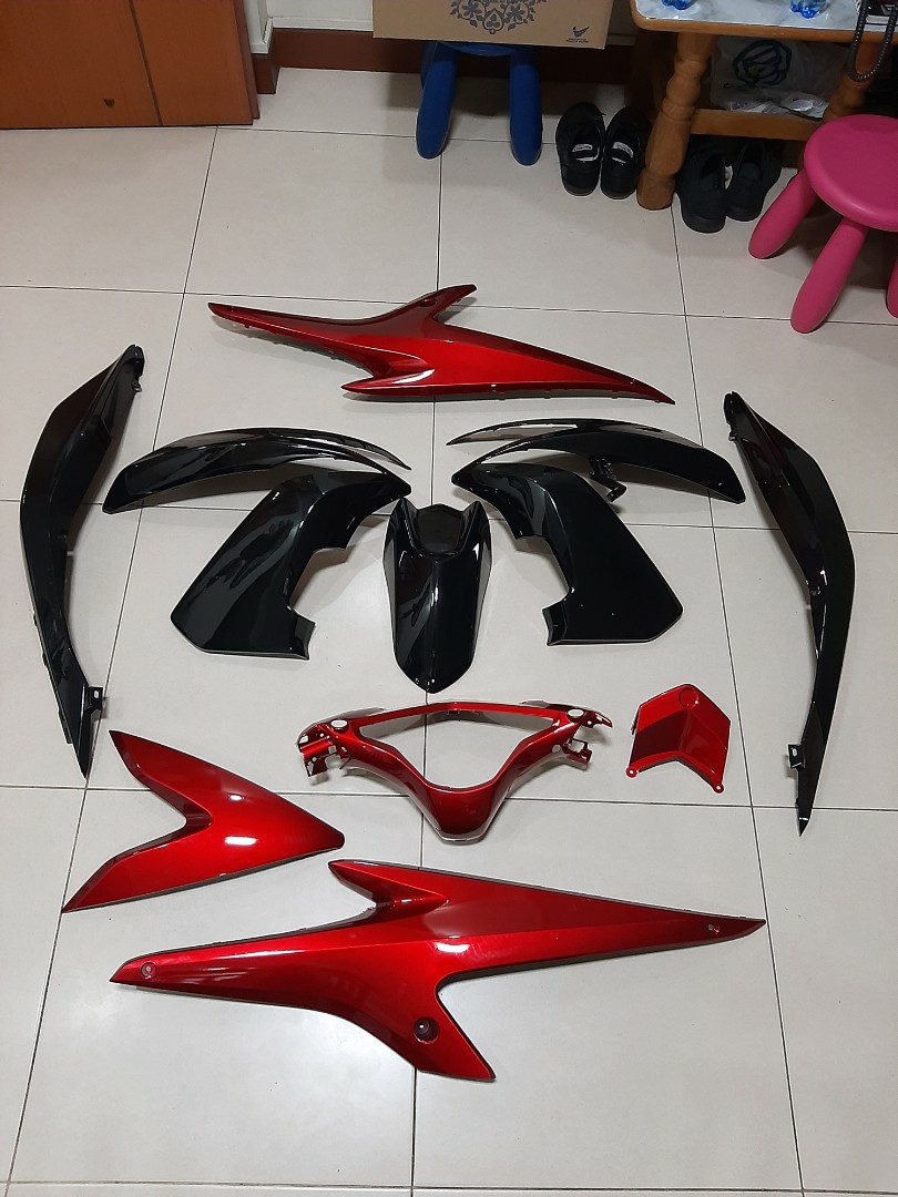 Yamaha Aerox original coverset V1 model, Motorcycles, Motorcycle ...