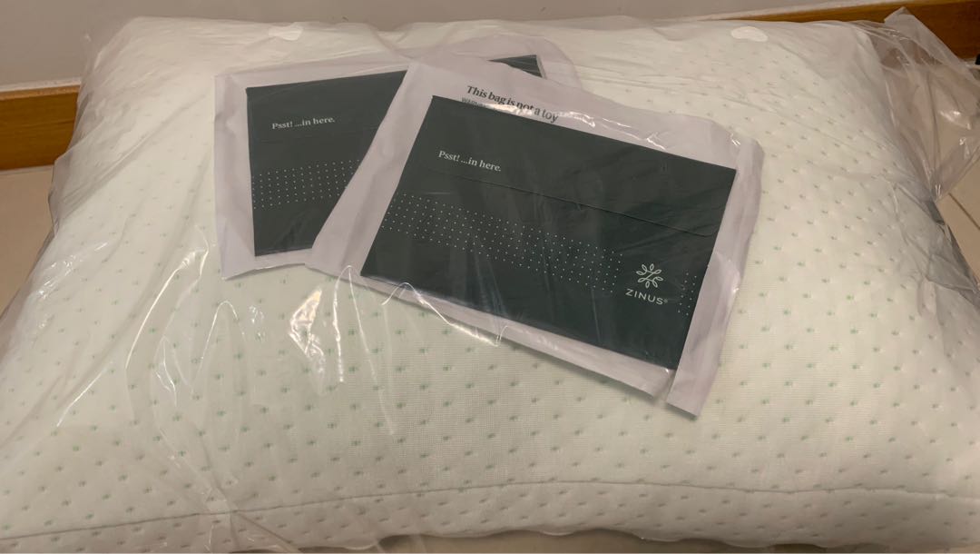 Zinus memory form Pillow, Furniture & Home Living, Bedding & Towels on ...