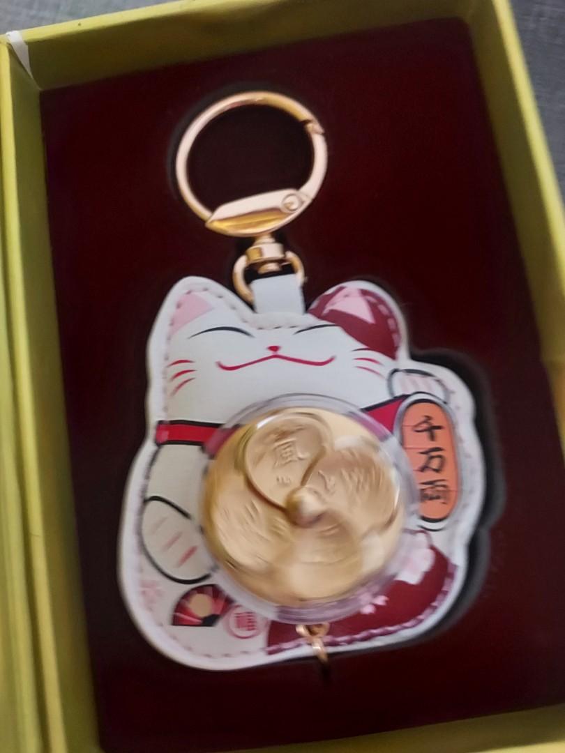 周大福 Chow Tai Fook Fortune Cat Keychain, Women's Fashion, Watches ...