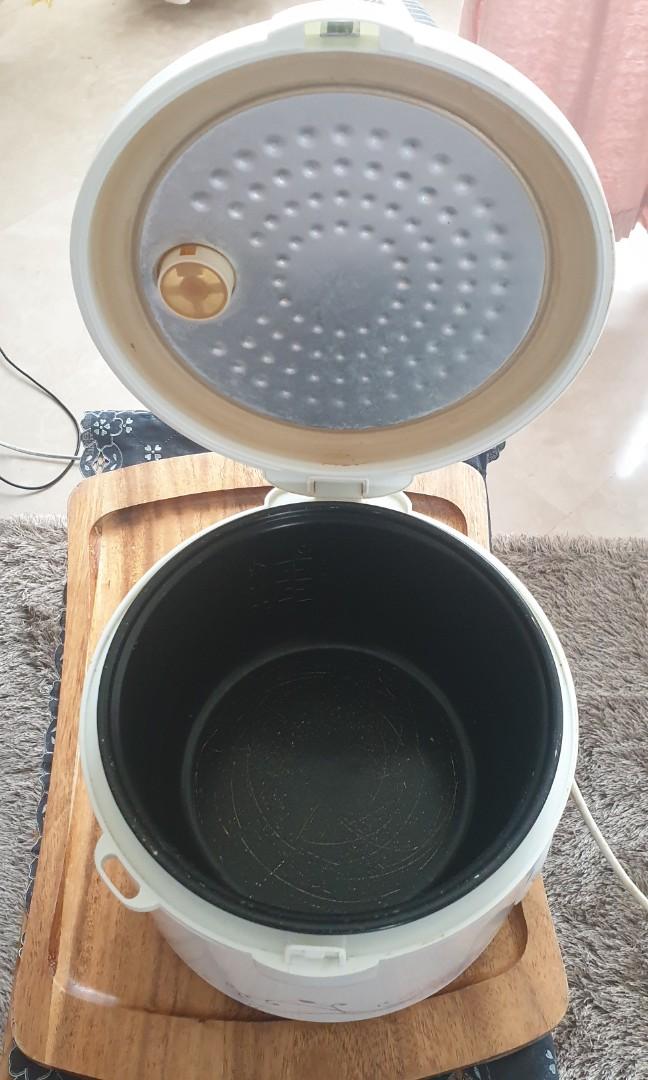 AKIRA rice cooker, TV & Home Appliances, Kitchen Appliances, Cookers on ...