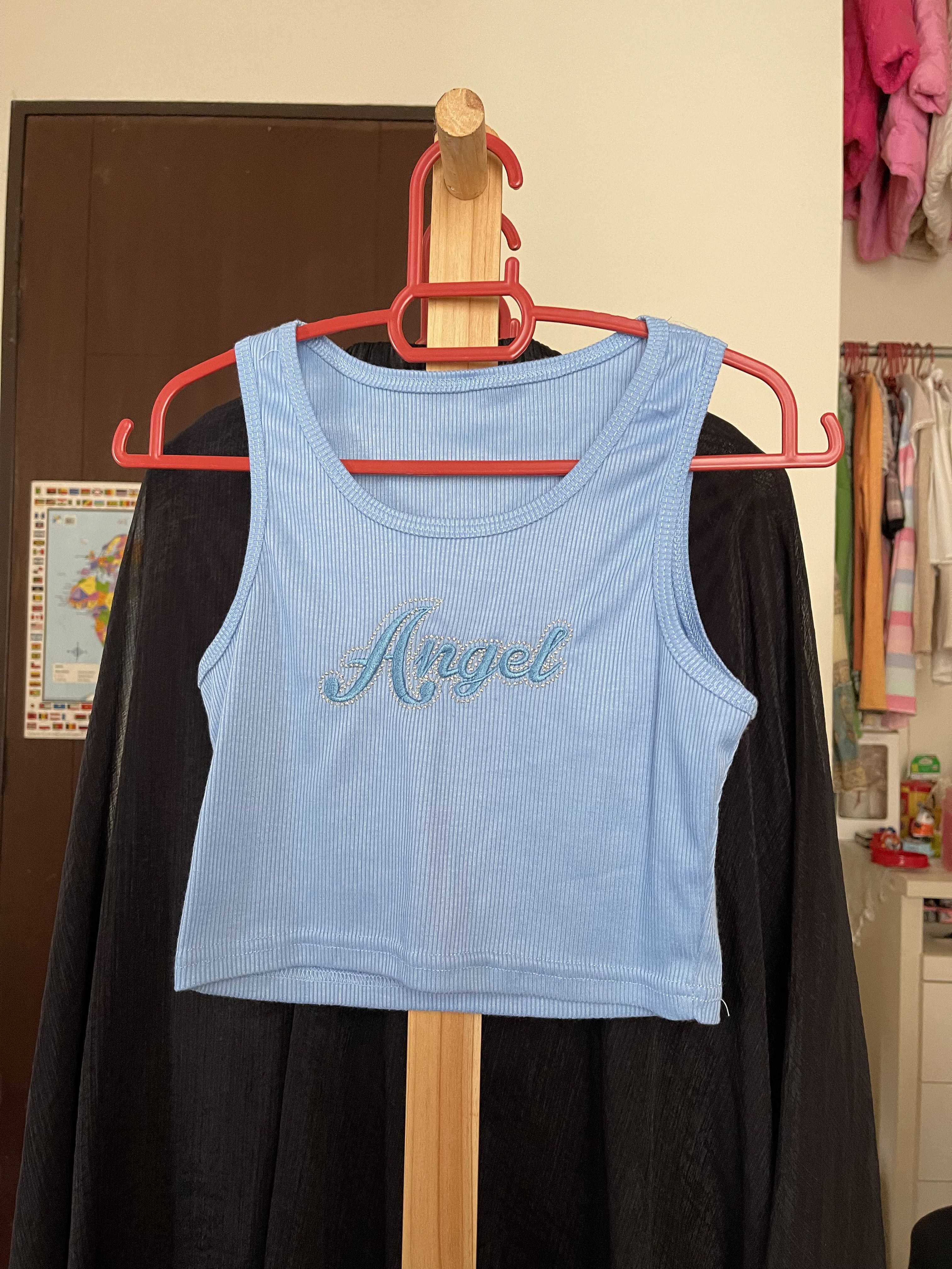 angel crop top, Women's Fashion, Tops, Sleeveless on Carousell