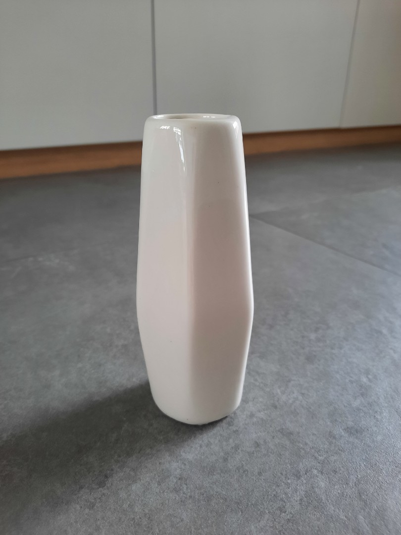Daiso flower vase, Furniture & Home Living, Kitchenware & Tableware ...