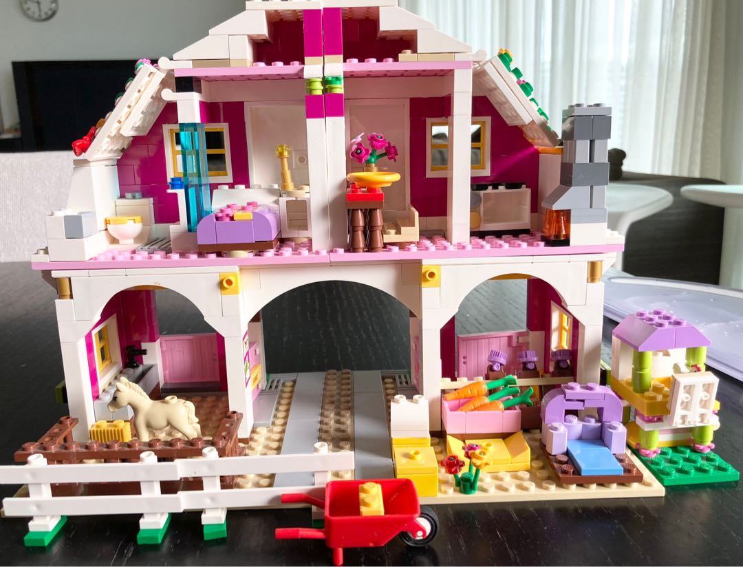 Lego friends barn, Hobbies & Toys, Toys & Games on Carousell