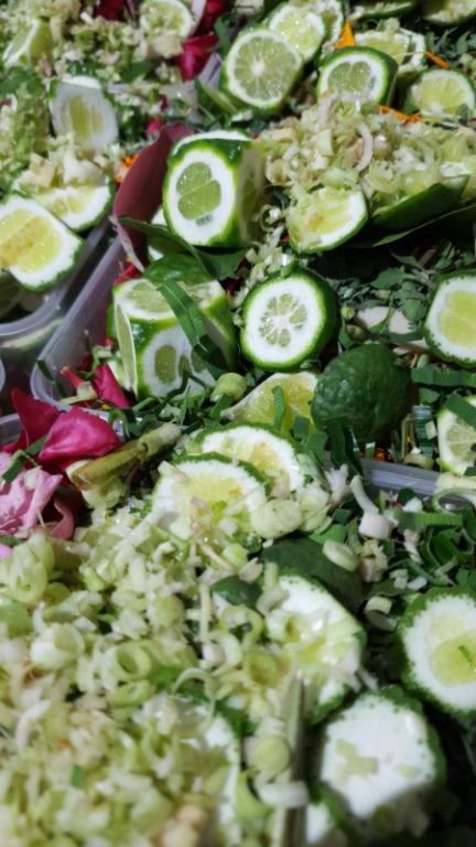 Mandi Bunga Bath Package, Hobbies & Toys, Memorabilia & Collectibles ...