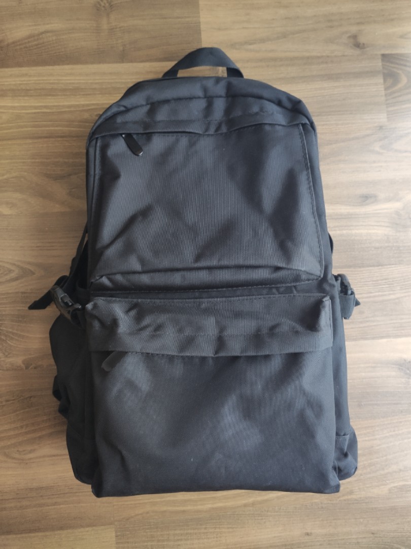 Plain minimalist backpack (black), Men's Fashion, Bags, Backpacks on ...