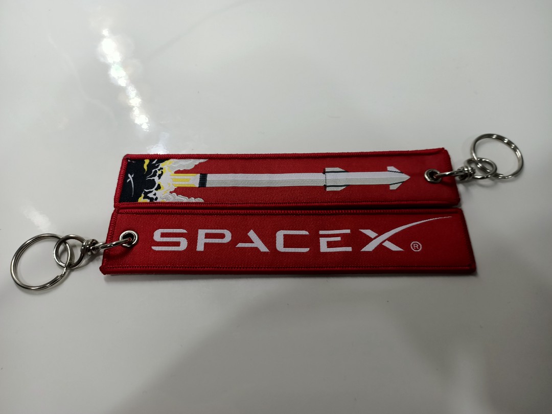 SpaceX Remove Before Flight Starship keychains, Hobbies & Toys, Travel, Travel Essentials ...