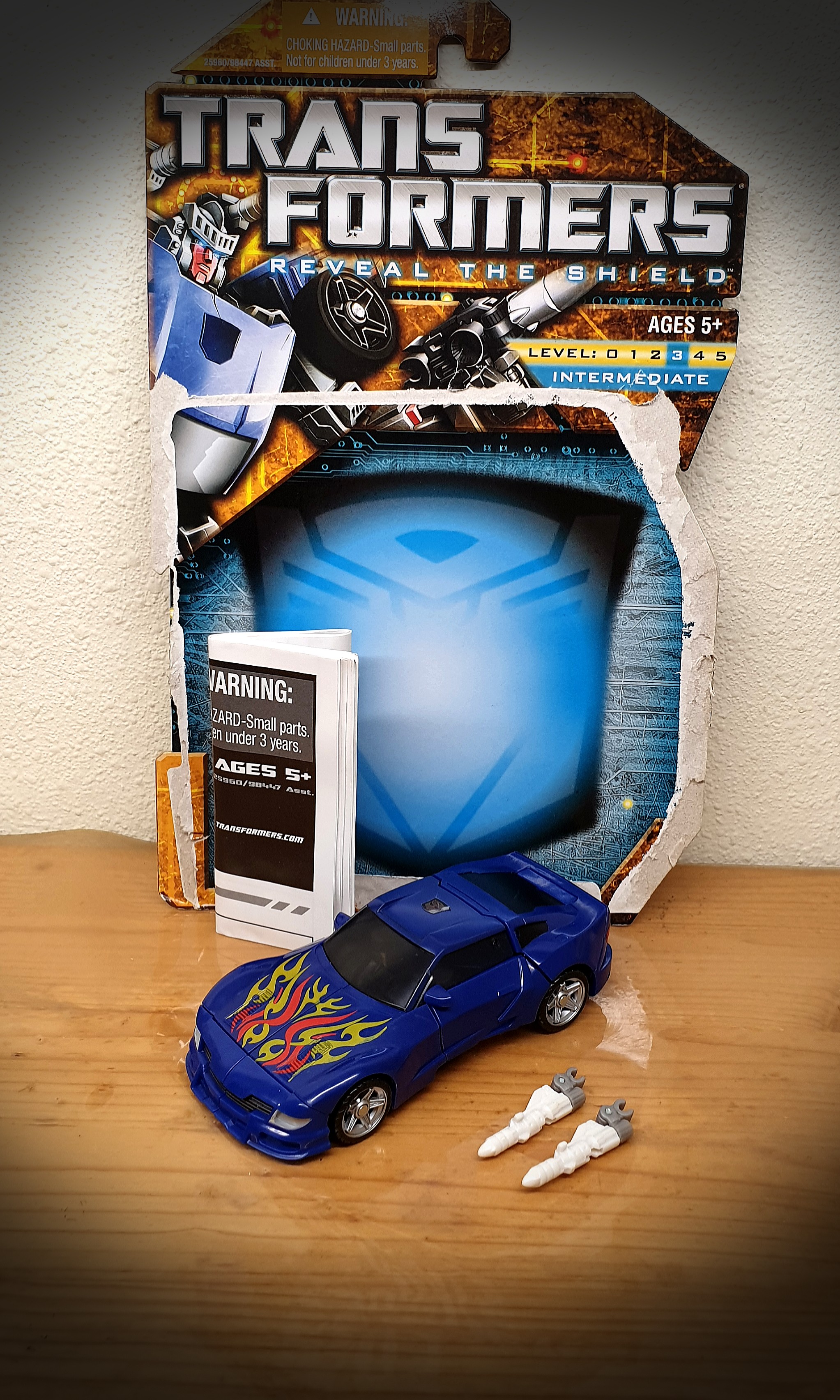 Transformers Turbo Tracks Reveal the Shield RTS Generations Classic G1 ...