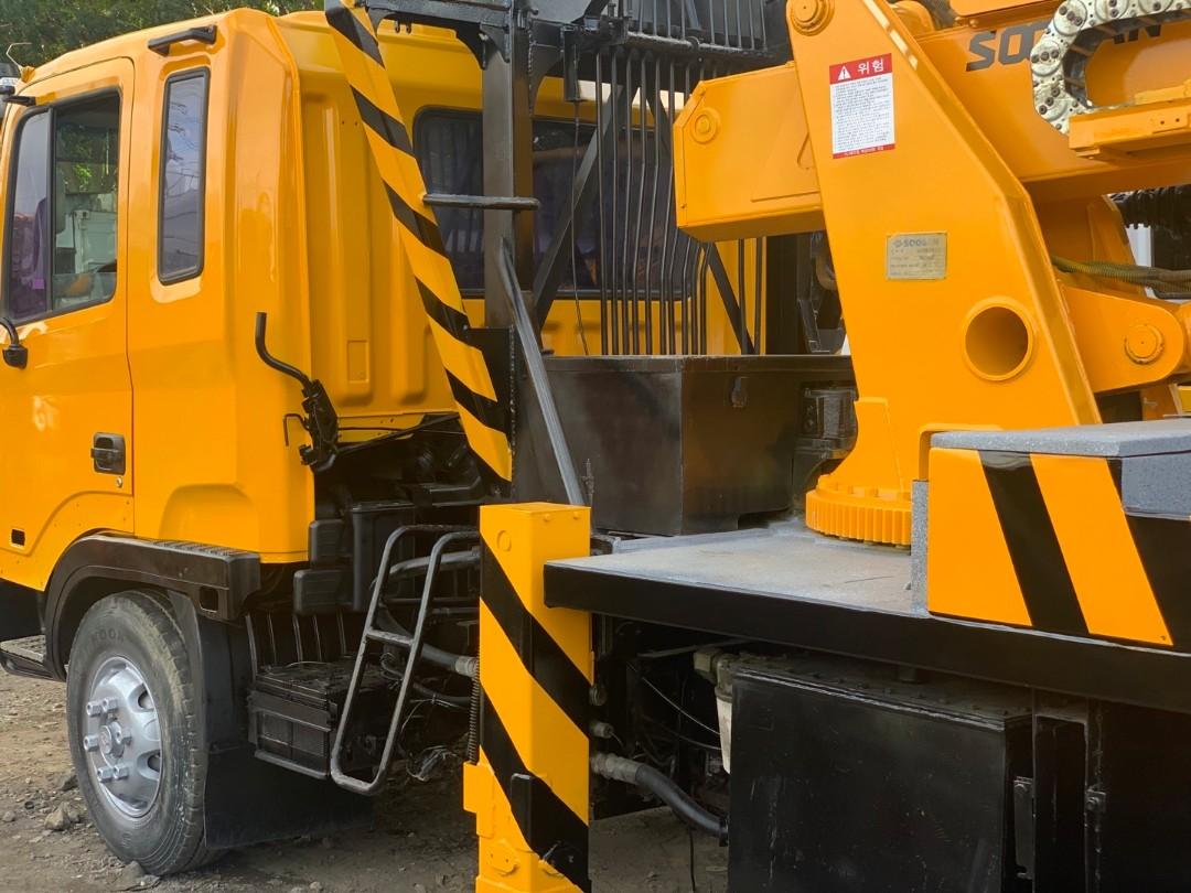 Auger Crane Boom Truck, Special Vehicles, Heavy Vehicles on Carousell