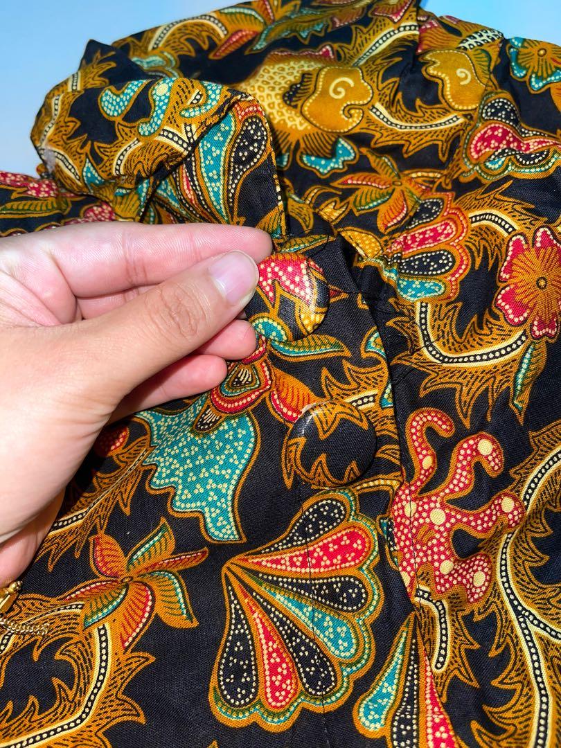 BAJU BATIK MELAKA LABUH, Women's Fashion, Dresses & Sets, Traditional ...