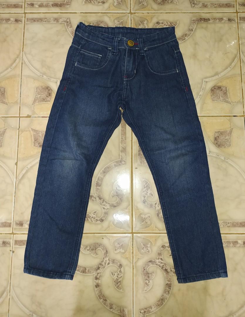 Different pants maong, Men's Fashion, Bottoms, Jeans on Carousell
