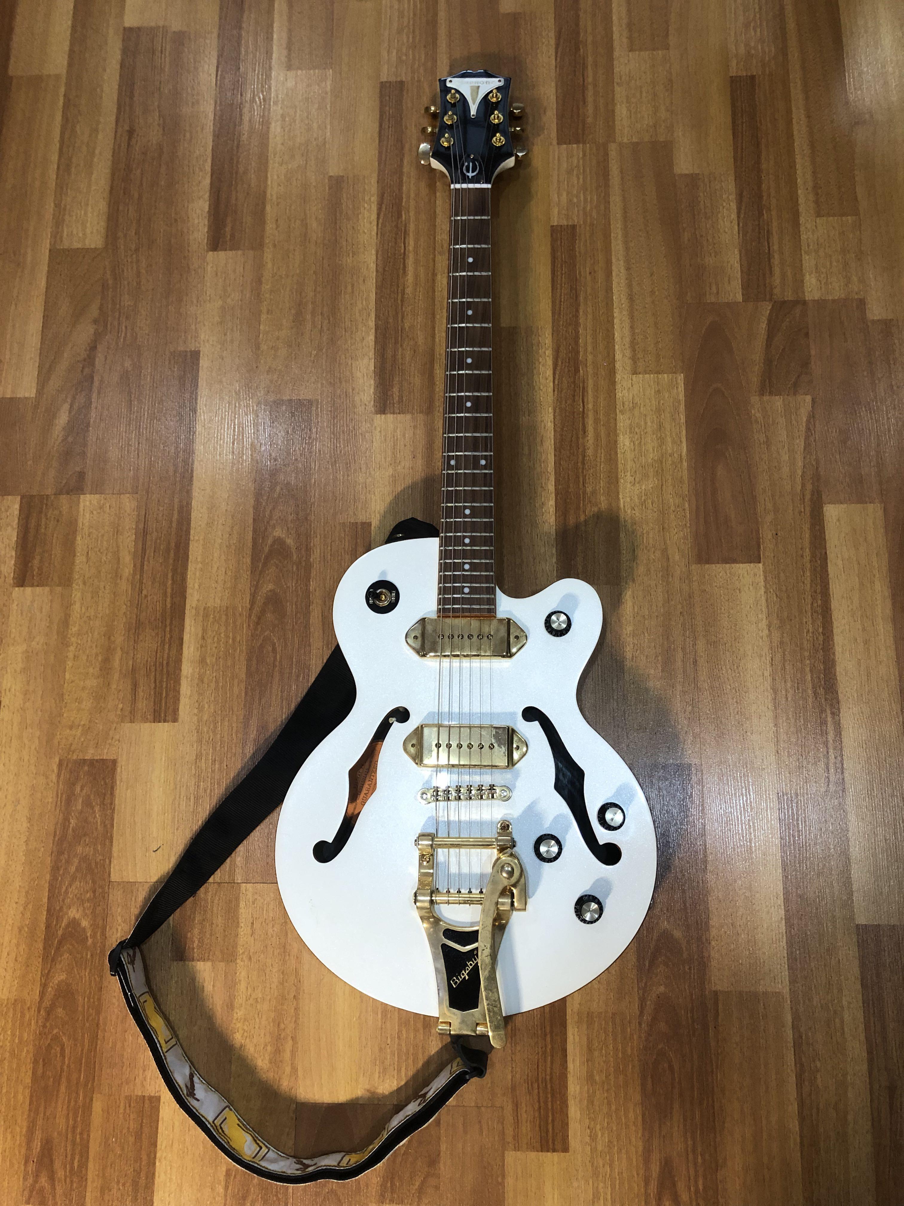 Epiphone Wildkat Bigsby Pearl White, Hobbies & Toys, Music & Media ...
