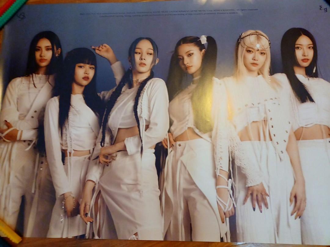 everglow poster(last melody), Hobbies & Toys, Music & Media, Music ...