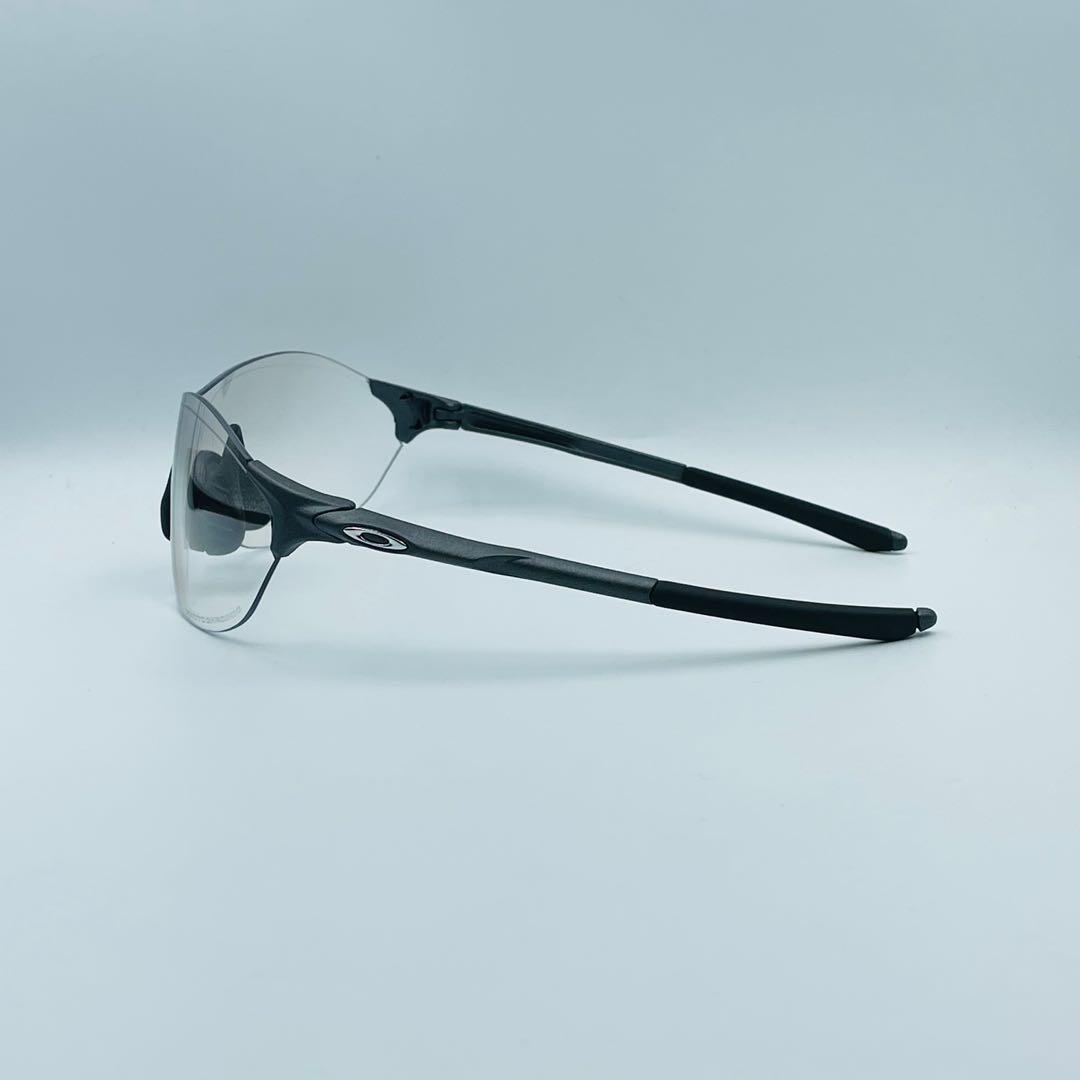 Oakley Evzero Swift (A) Steel Photochromic, Men's Fashion, Watches ...