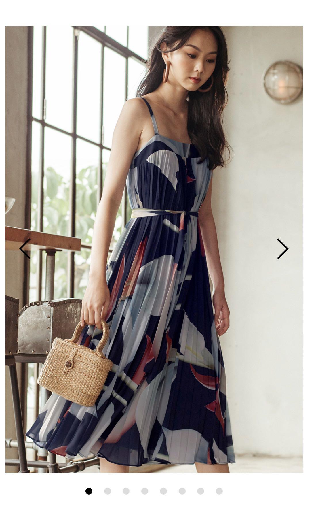 AUDELIA FLORAL MAXI IN NAVY, Women's Fashion, Dresses & Sets, Dresses ...
