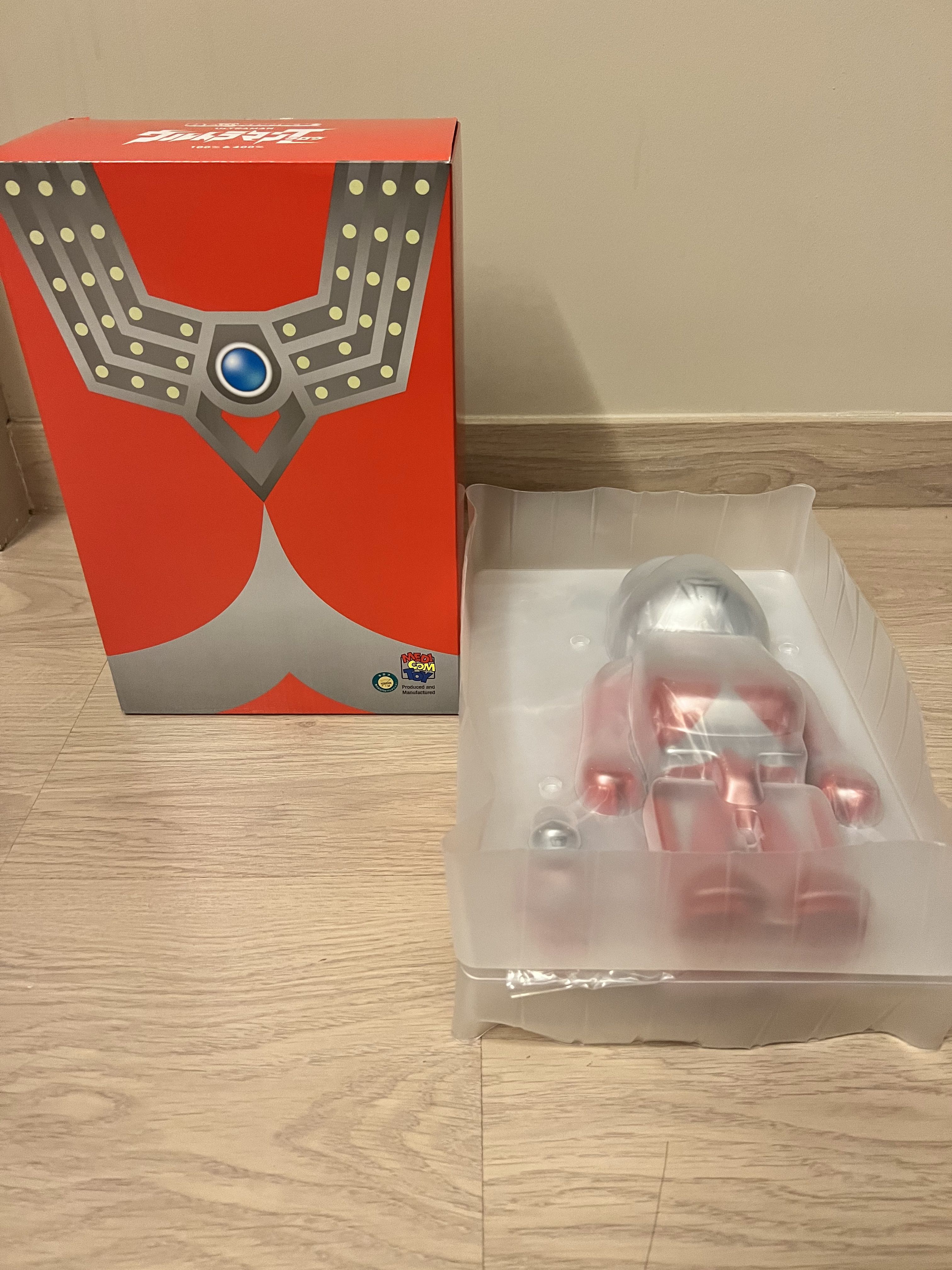 (In Stock)Bearbrick Ultraman Taro 400% + 100%, Hobbies & Toys, Toys ...