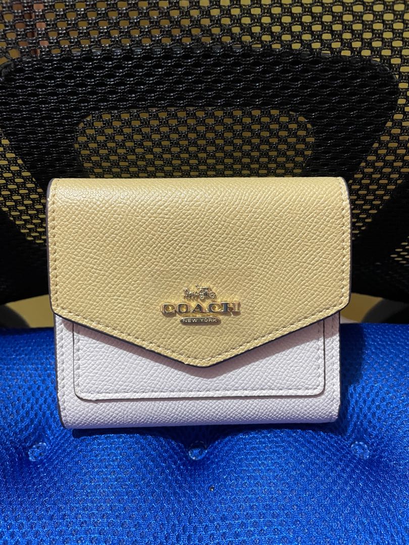Coach wallet brand new, Women's Fashion, Bags & Wallets, Wallets & Card ...