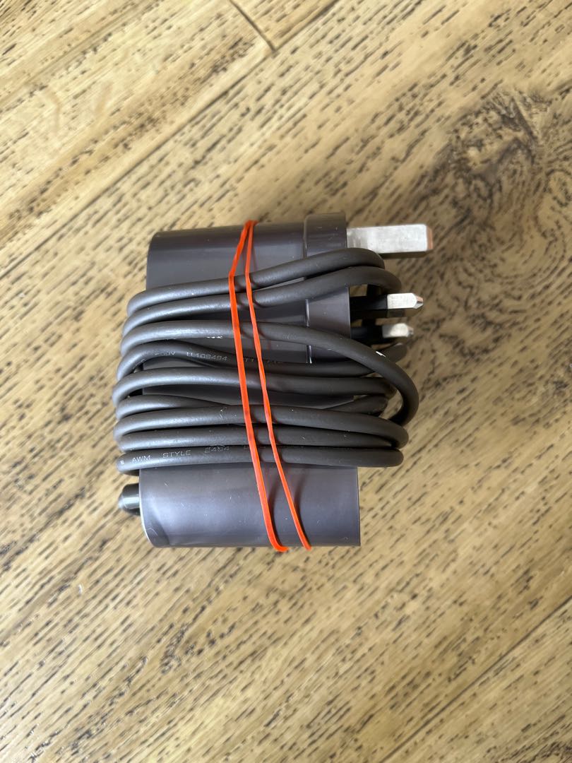 Dyson original V8 adapter plug, TV & Home Appliances, Vacuum Cleaner ...