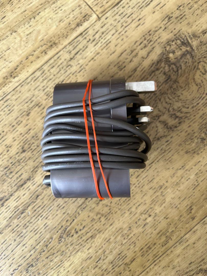 Dyson original V8 adapter plug, TV & Home Appliances, Vacuum Cleaner ...
